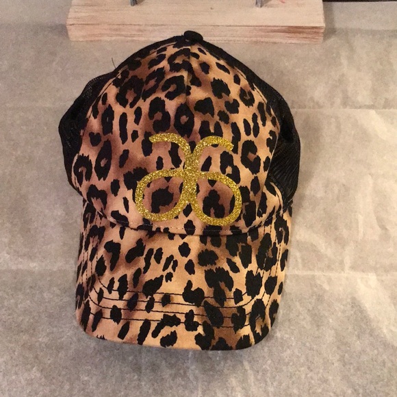 No Boundaries | Accessories | Leopard Cap With Gold Symbol | Poshmark